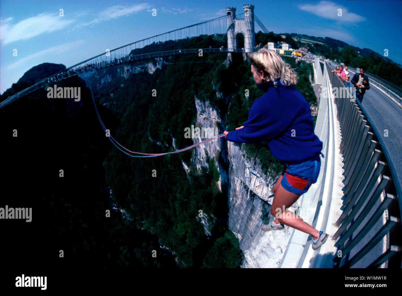 Bungee springen hi-res stock photography and images - Alamy