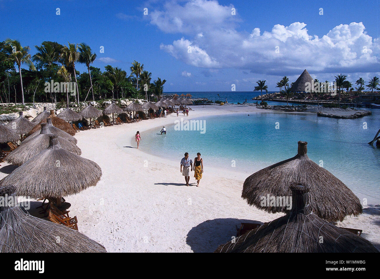 Sandstrand yucatan hi-res stock photography and images - Alamy