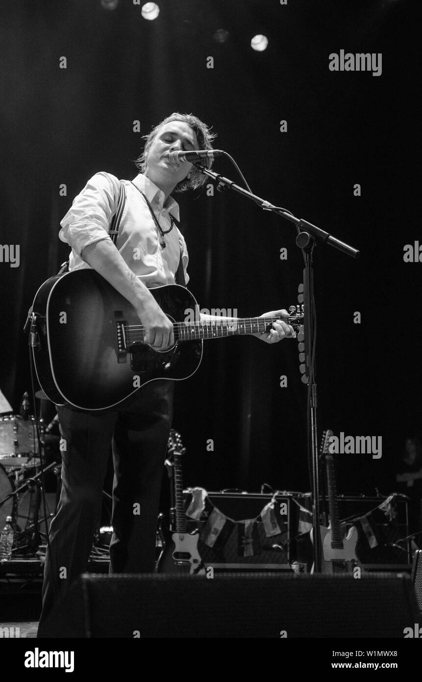 concert music performance stringedinstrument singer Stock Photo - Alamy