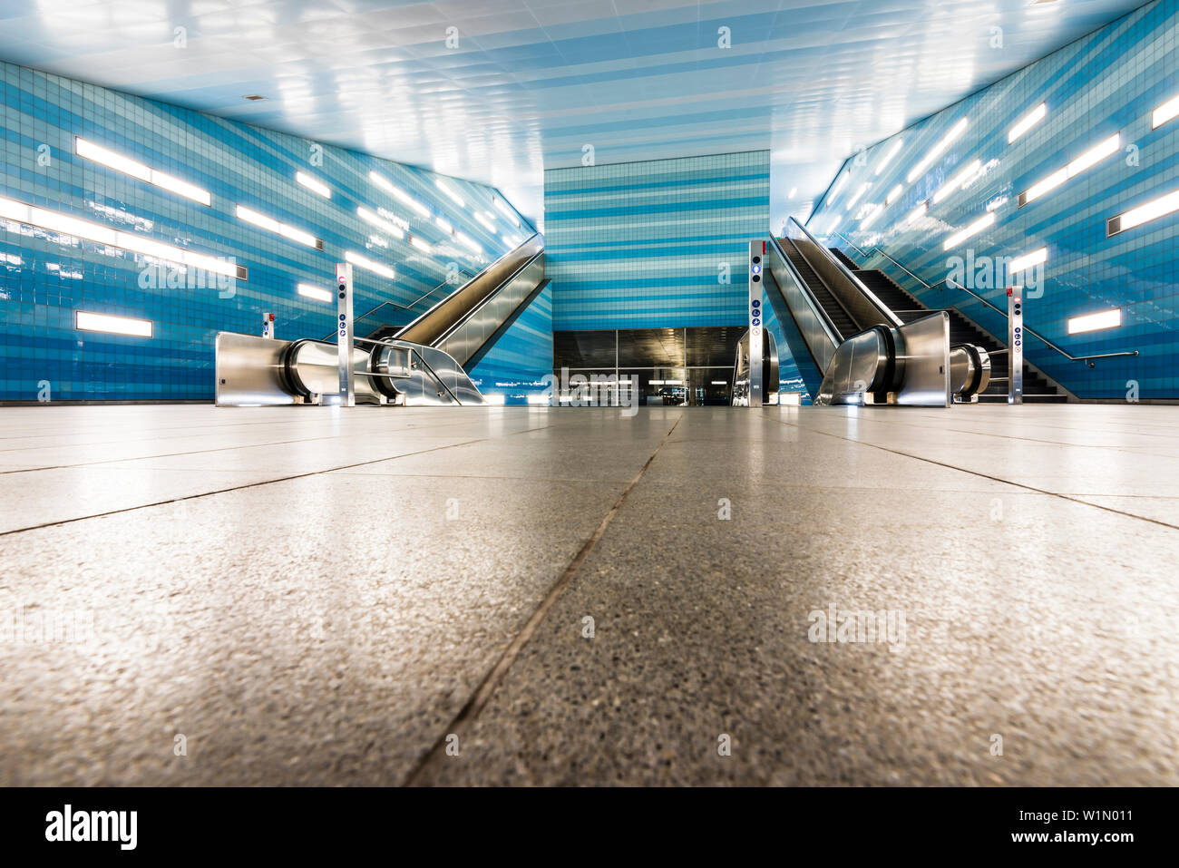 U4 hi-res stock photography and images - Alamy