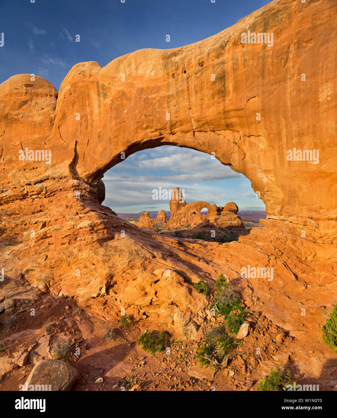 Turrent Arch durch das North Window, The Windows Section, Arches ...