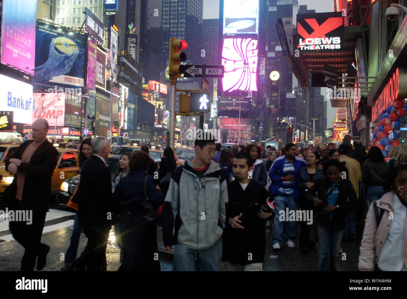 Shopping, Rush hour, Times Square, Manhattan, New York City, New York ...