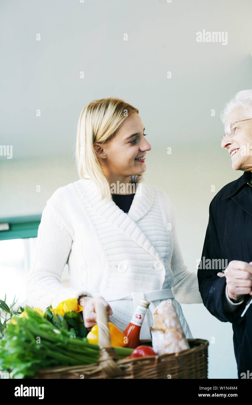 Helping someone elderly hi-res stock photography and images - Alamy