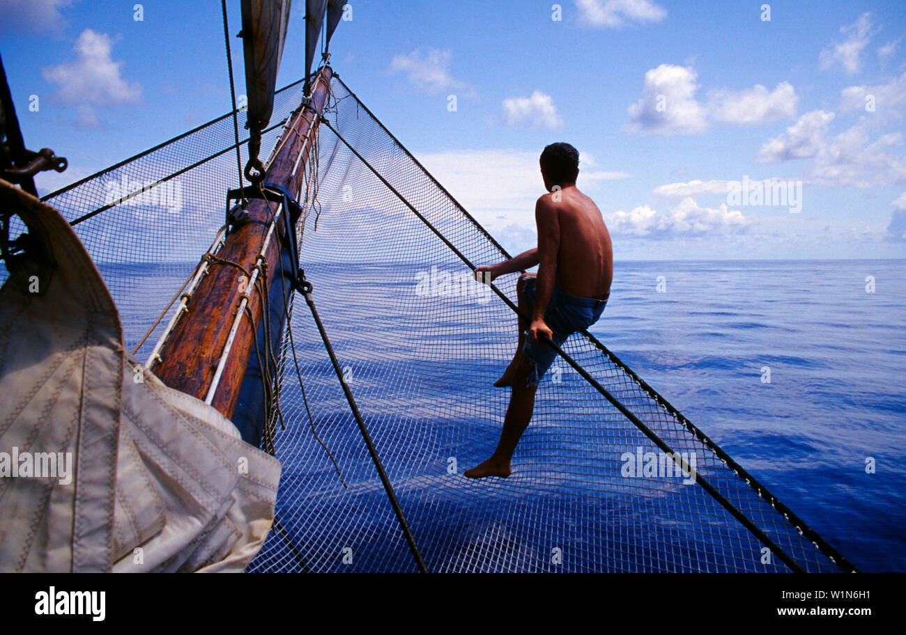 Traditional sailing ship hi-res stock photography and images - Alamy