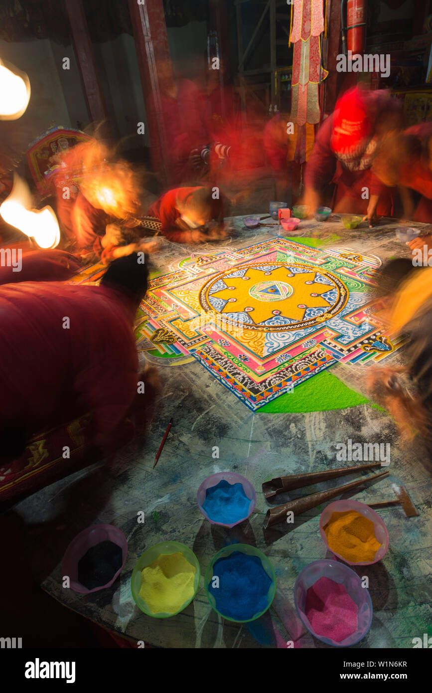 Sand mandala hi-res stock photography and images - Alamy