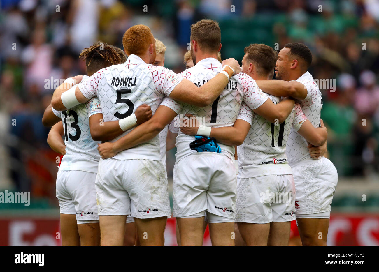 England rugby team huddle hi-res stock photography and images - Alamy