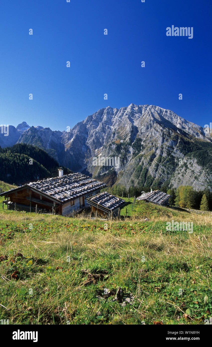 traditional alpine huts with Watzmann, Berchtesgaden range ...
