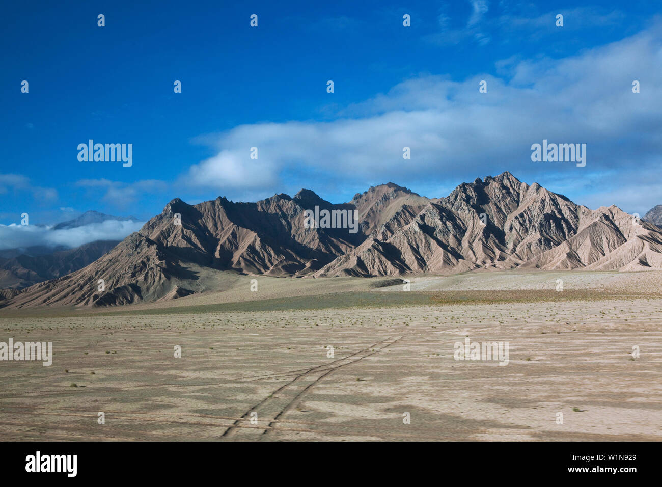Tibet plateau hi-res stock photography and images - Alamy