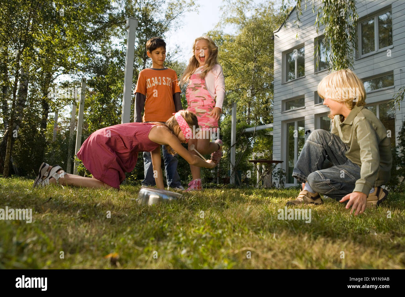 Children playing nature cooking hi-res stock photography and images - Alamy