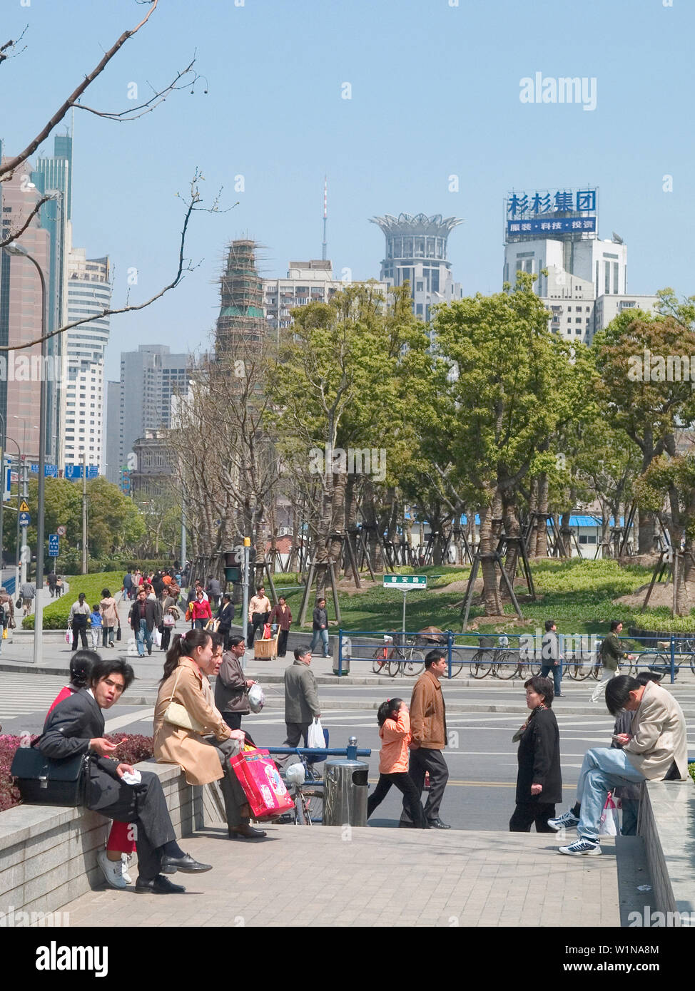 Streetlife in shanghai, Shanghai, China Stock Photo - Alamy
