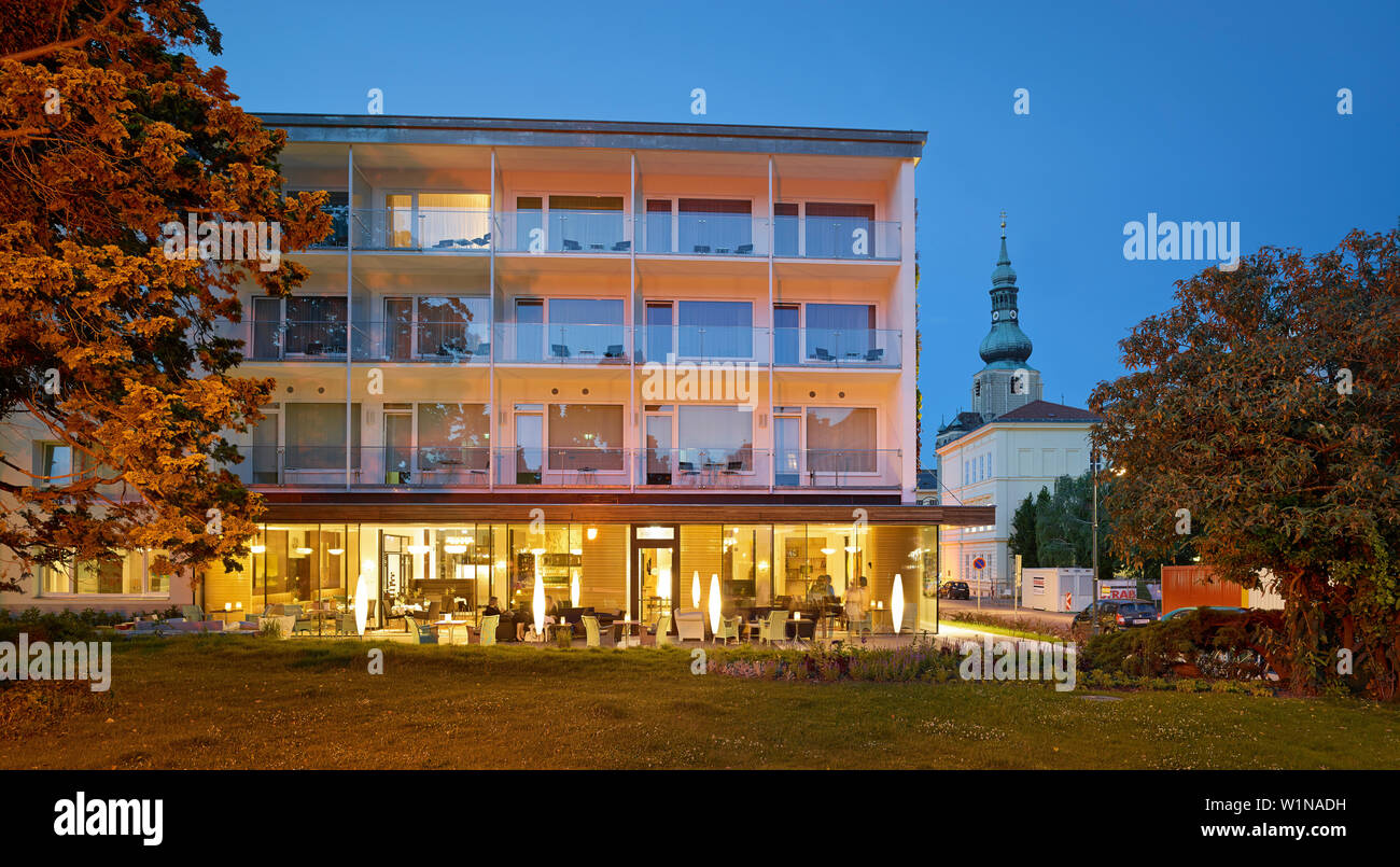 Kurpark vienna hi-res stock photography and images - Alamy