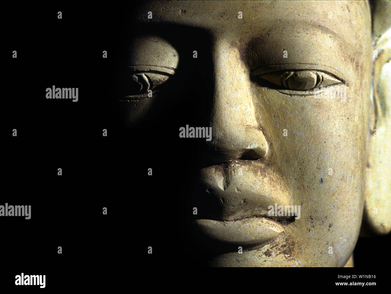 Majapahit sculpture hi-res stock photography and images - Alamy