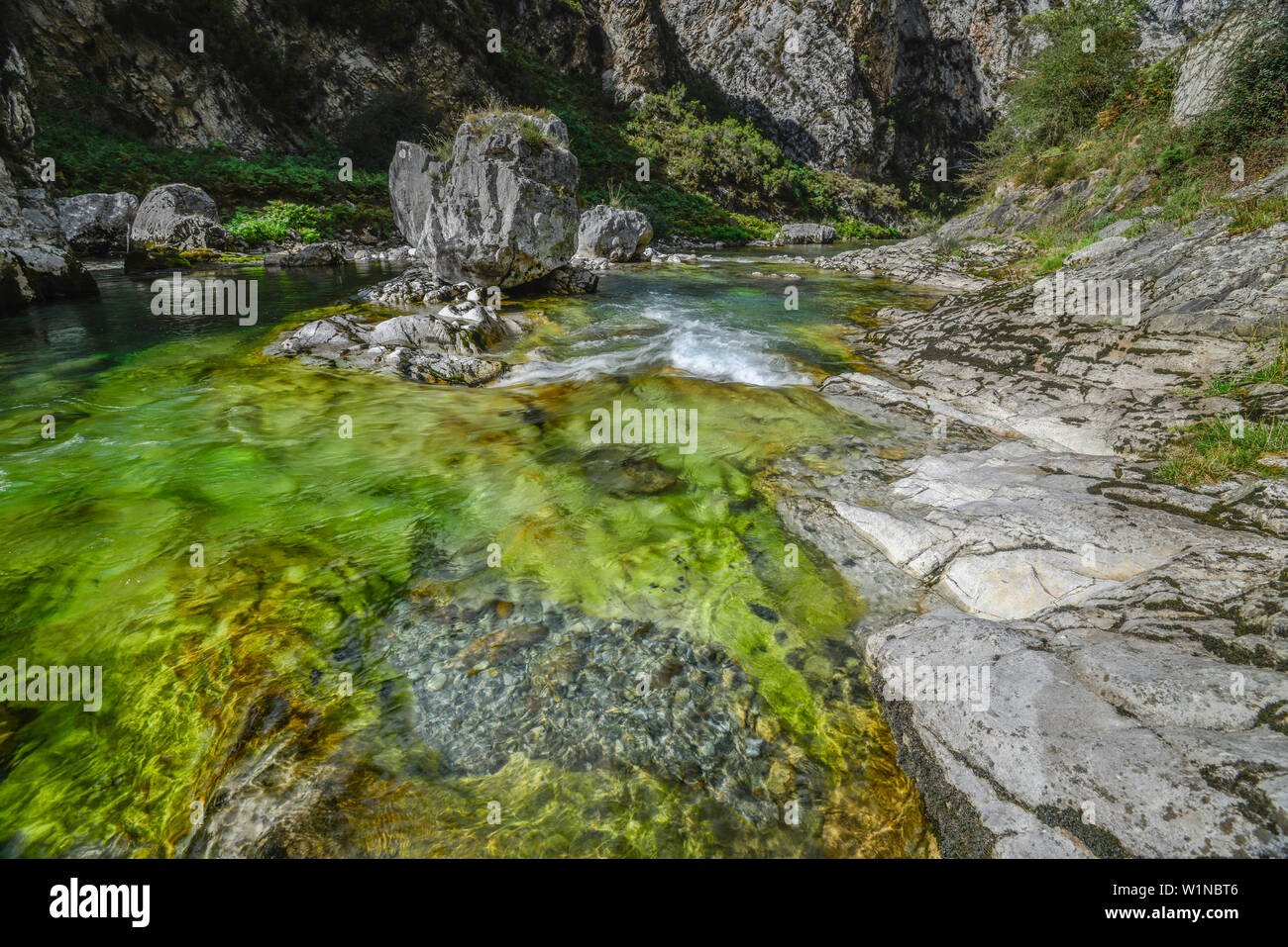 canyon of Rio Cares, Puente de Poncebos, mountains of Parque Nacional ...