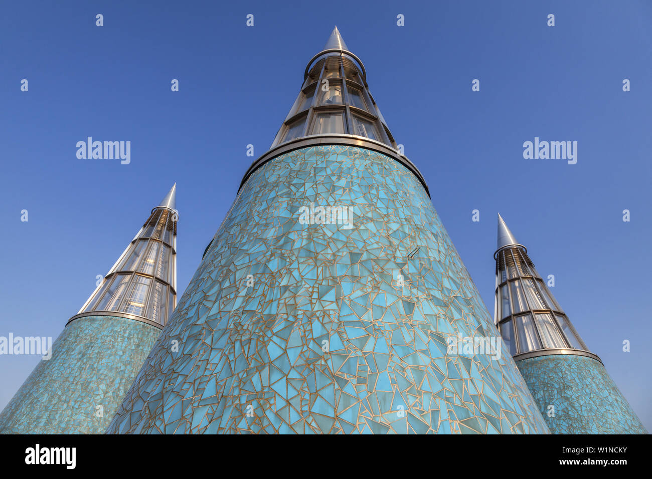 Light shafts hi-res stock photography and images - Alamy
