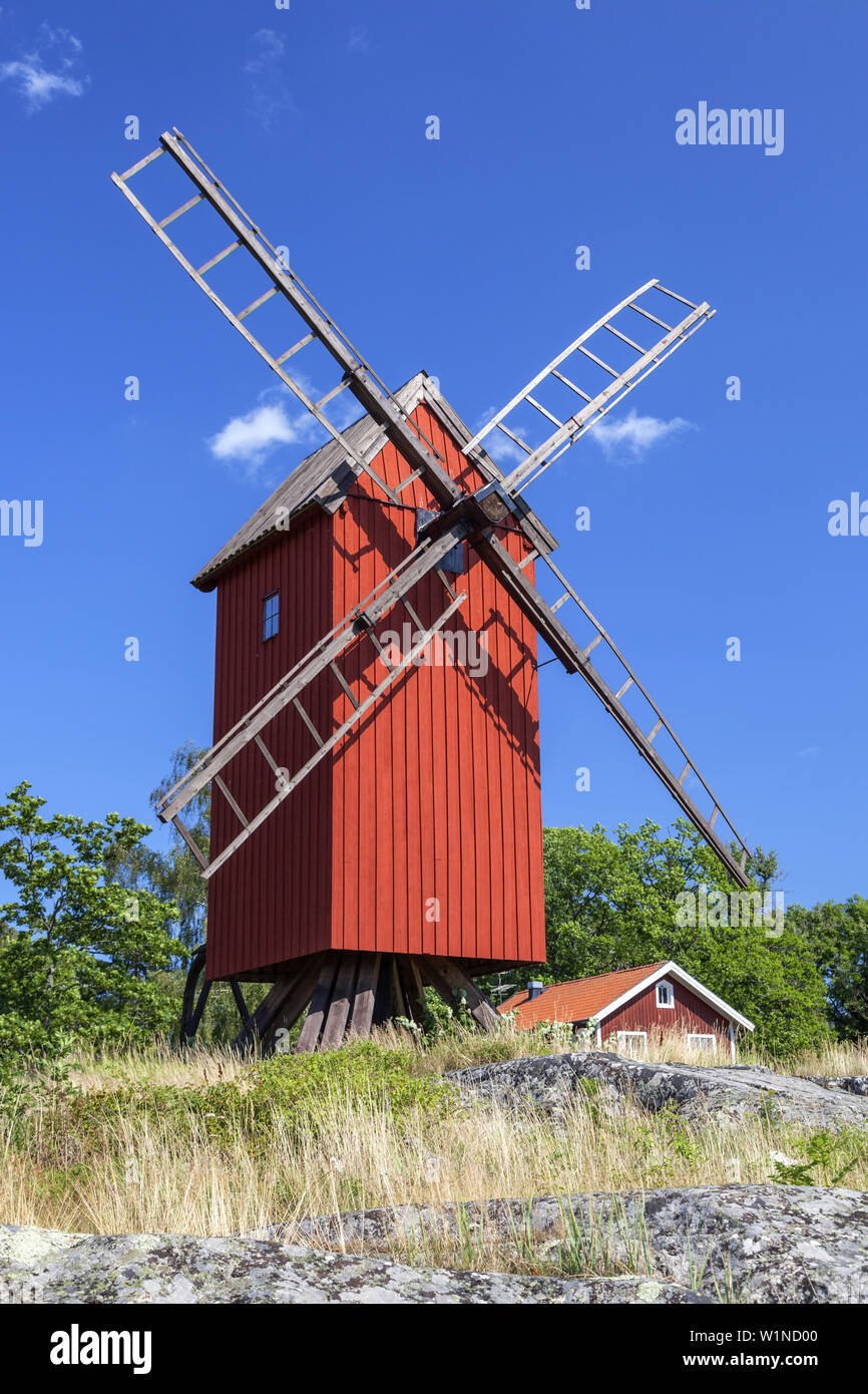The red windmill hi-res stock photography and images - Alamy