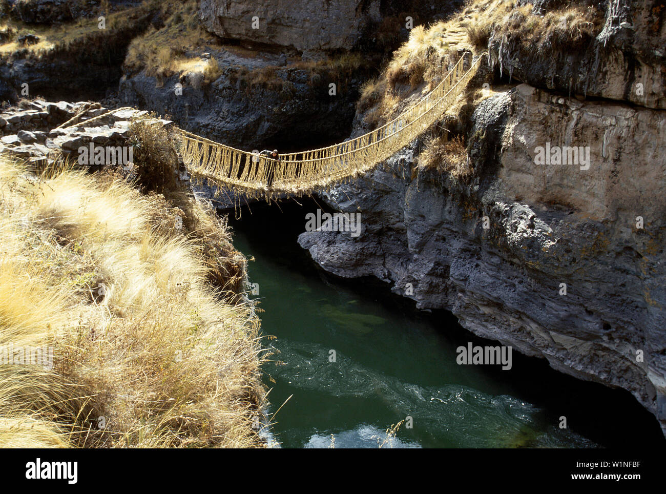 Haengebruecke, Combapata, Rio Apurimac Peru Stock Photo - Alamy