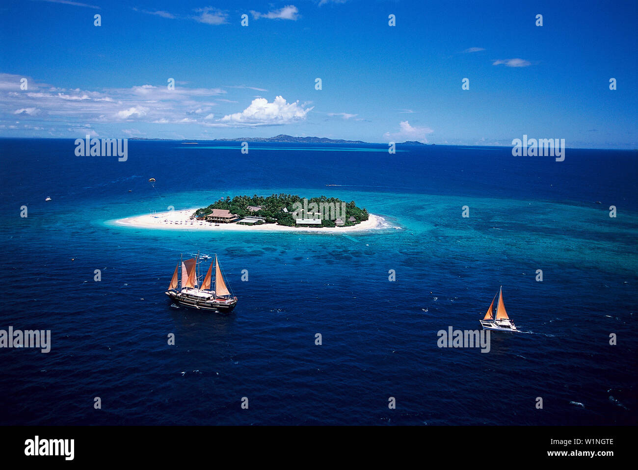 Mamanuca island aerial hi-res stock photography and images - Alamy