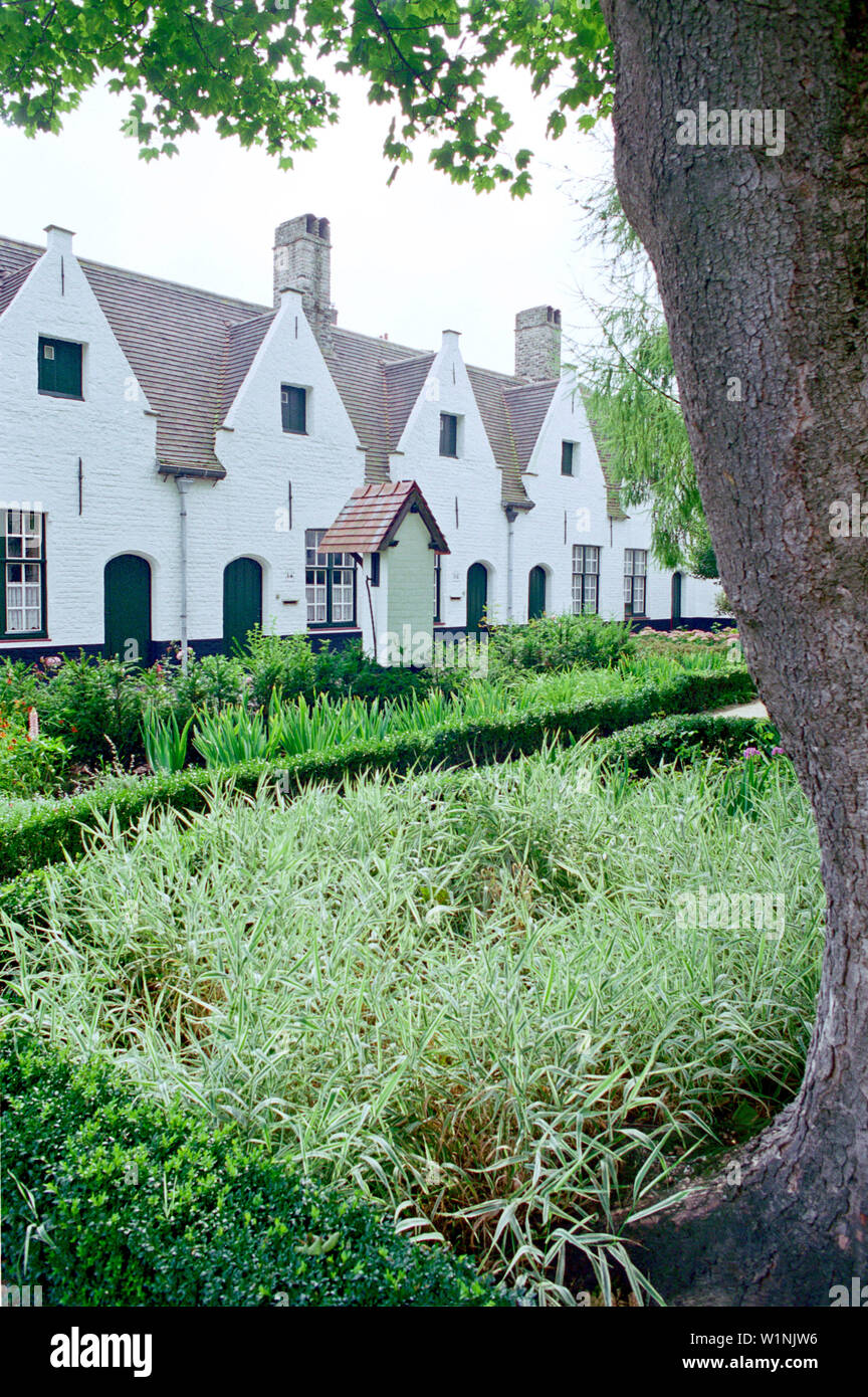 Row house, Bruges Belgium Stock Photo - Alamy