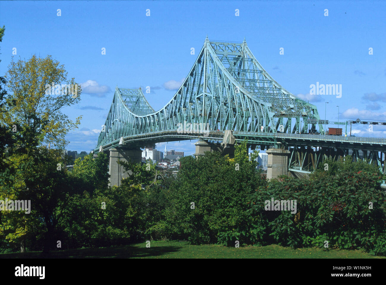 Jaques cartier bridge hi-res stock photography and images - Alamy
