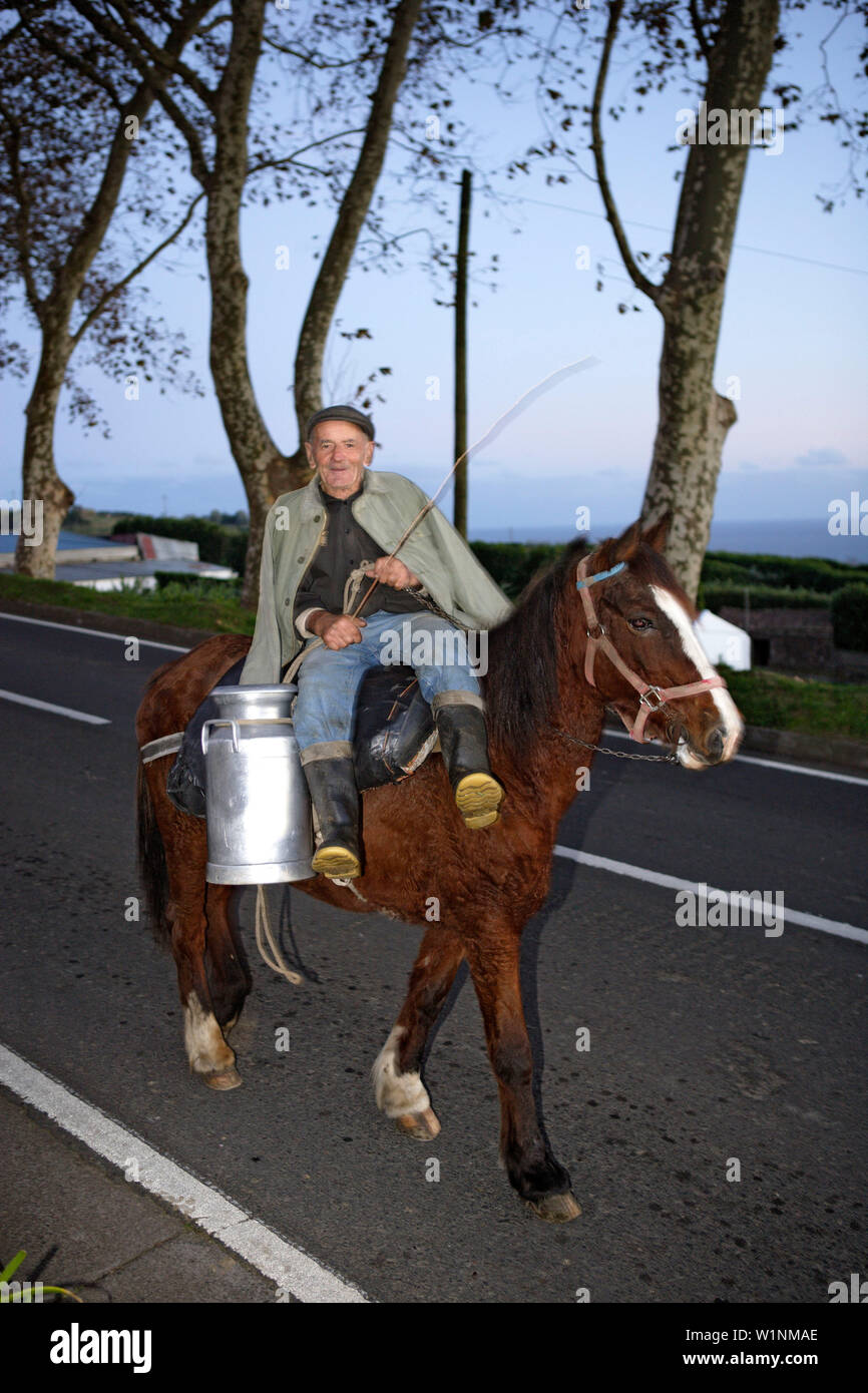 Bring milk hi-res stock photography and images - Alamy