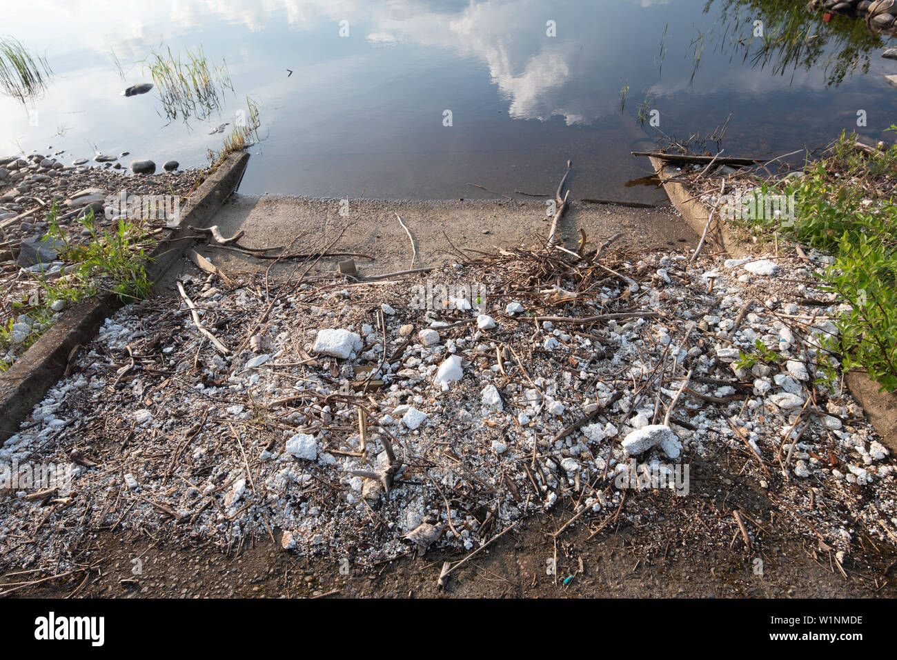 Polystyrene, styrofoam garbage on the shore Stock Photo - Alamy