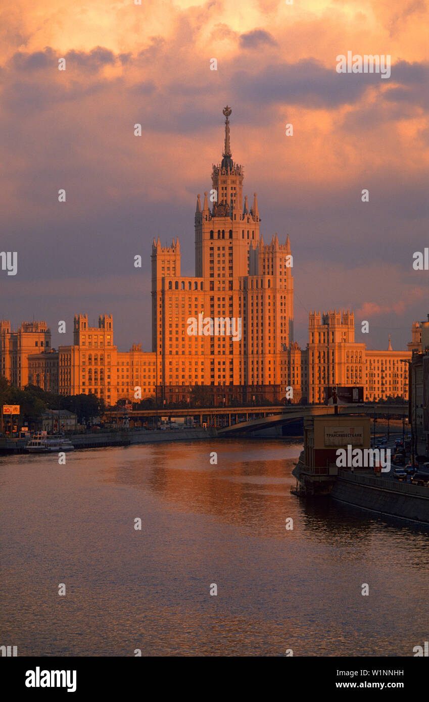 River moskwa hi-res stock photography and images - Alamy
