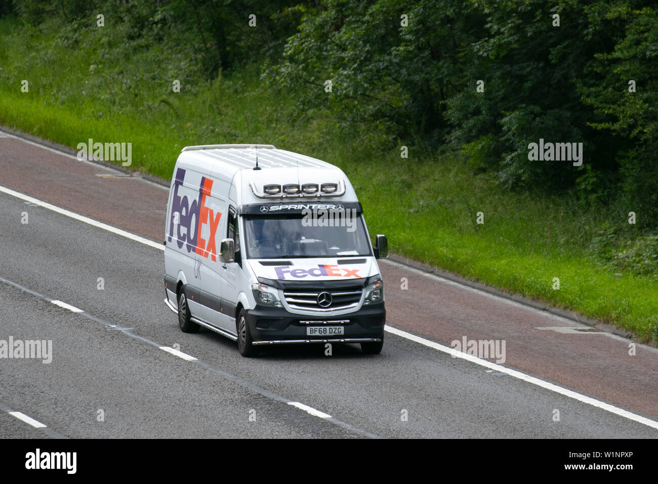 2018 FedEx Mercedes-Benz Sprinter 314Cdi delivery truck on the M6 ...