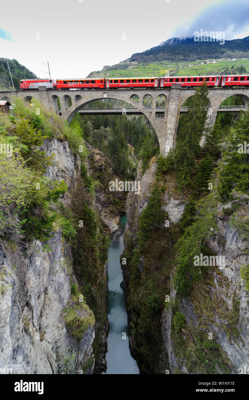 Albula railway hi-res stock photography and images - Alamy