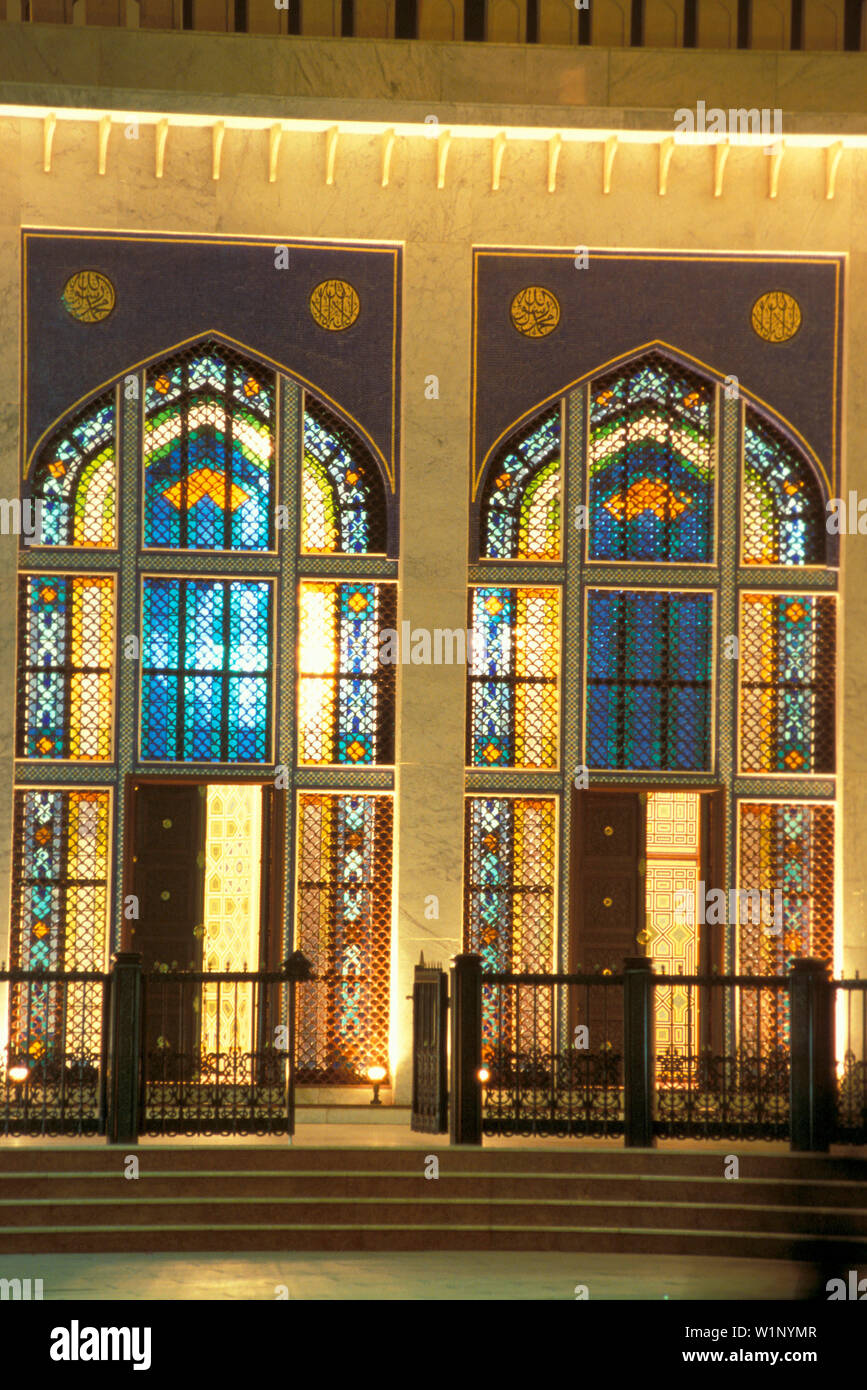 Oman mosque muscat palace hi-res stock photography and images - Alamy