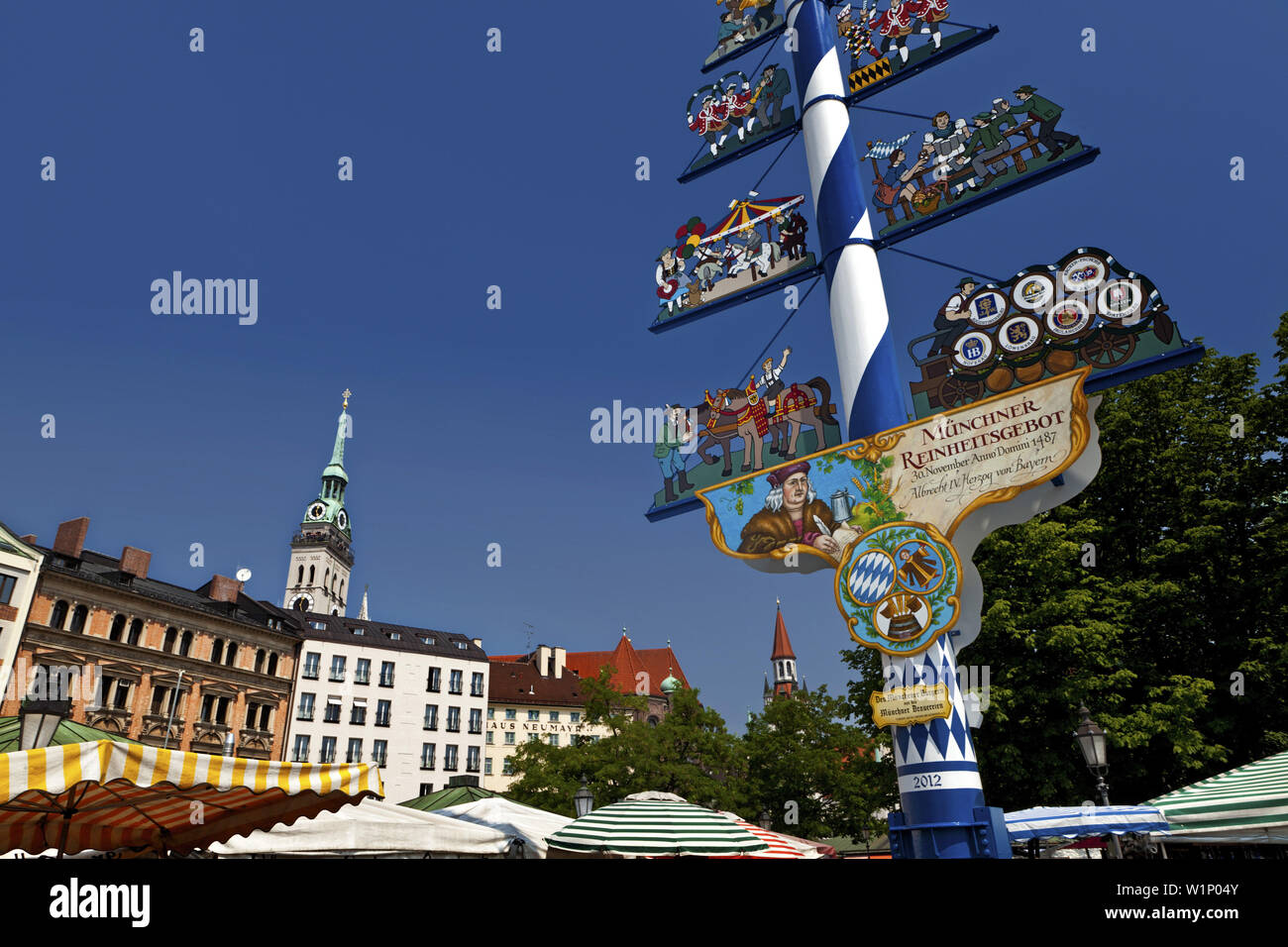 Munich maypole hi-res stock photography and images - Alamy