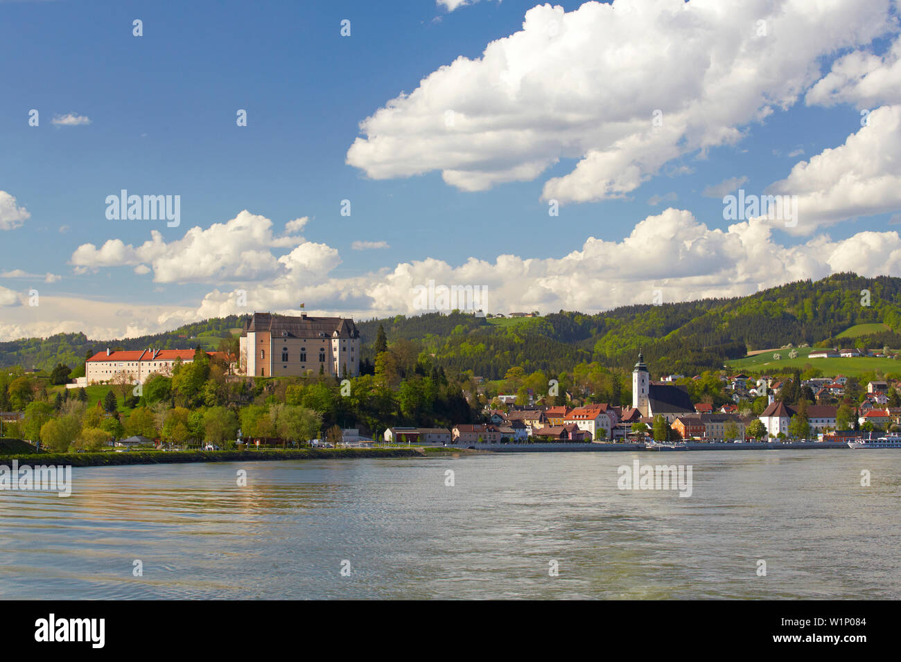 Greinburg castle hi-res stock photography and images - Alamy