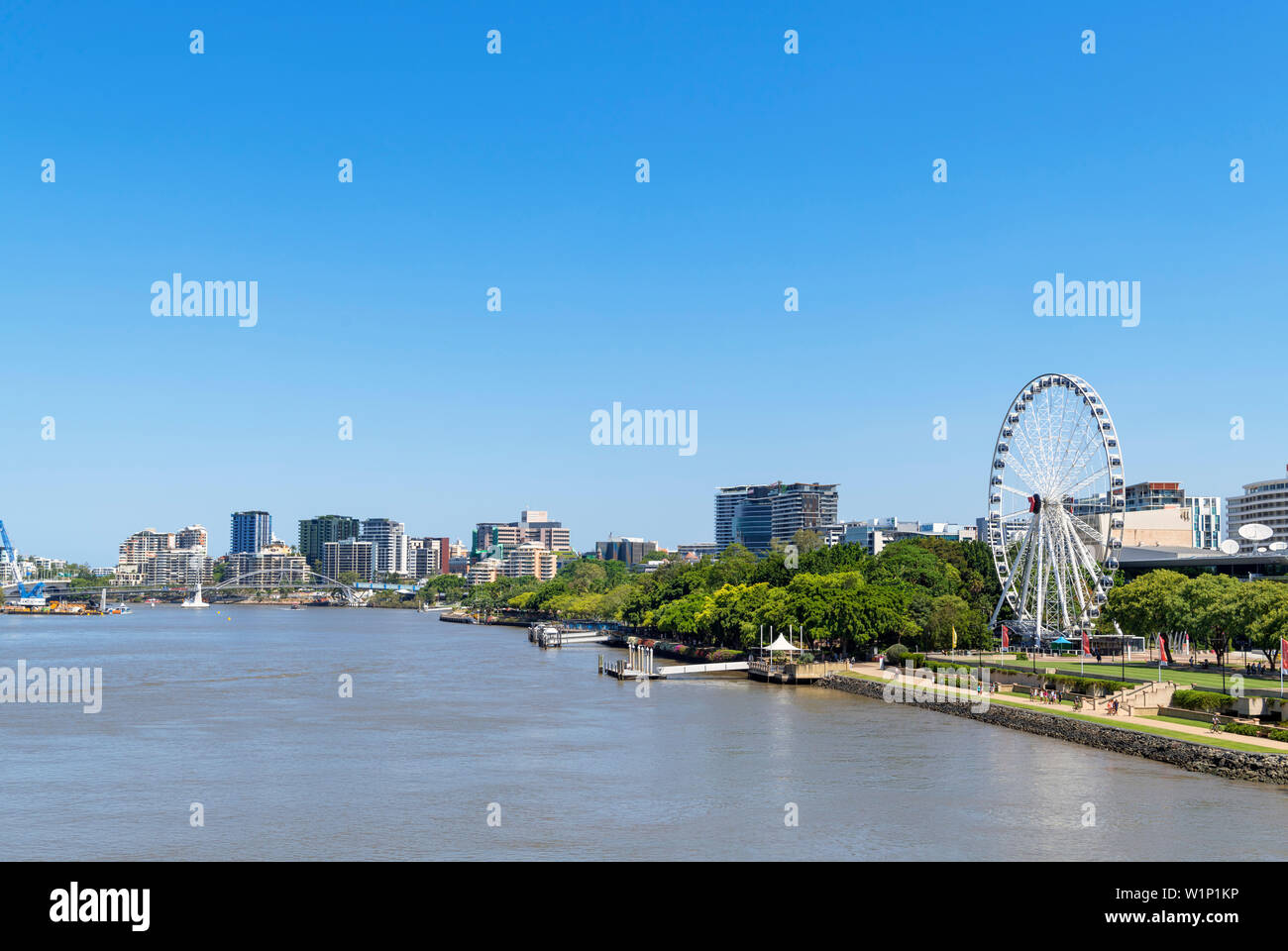 The Wheel of Brisbane on the Brisbane River viewed from Victoria Bridge ...