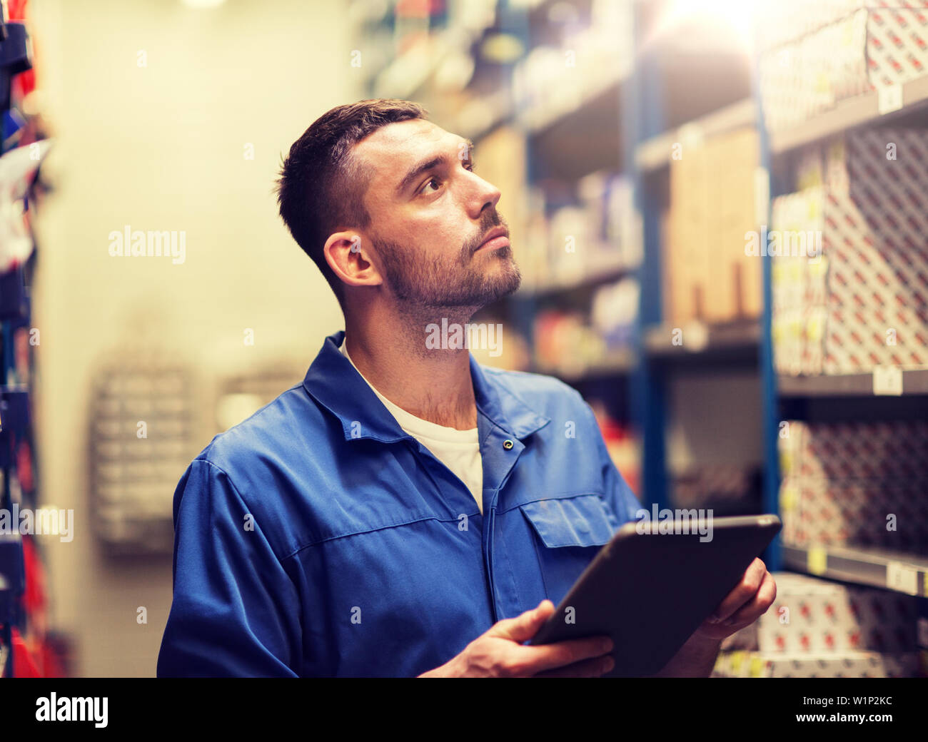 Auto mechanic smith tablet hi-res stock photography and images - Alamy