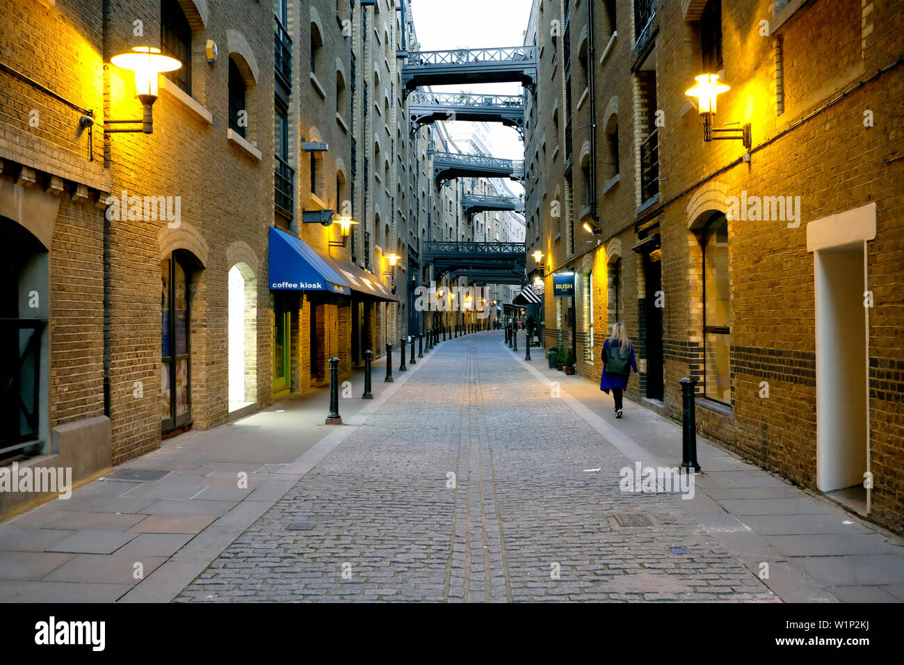 Shad thames hi-res stock photography and images - Alamy