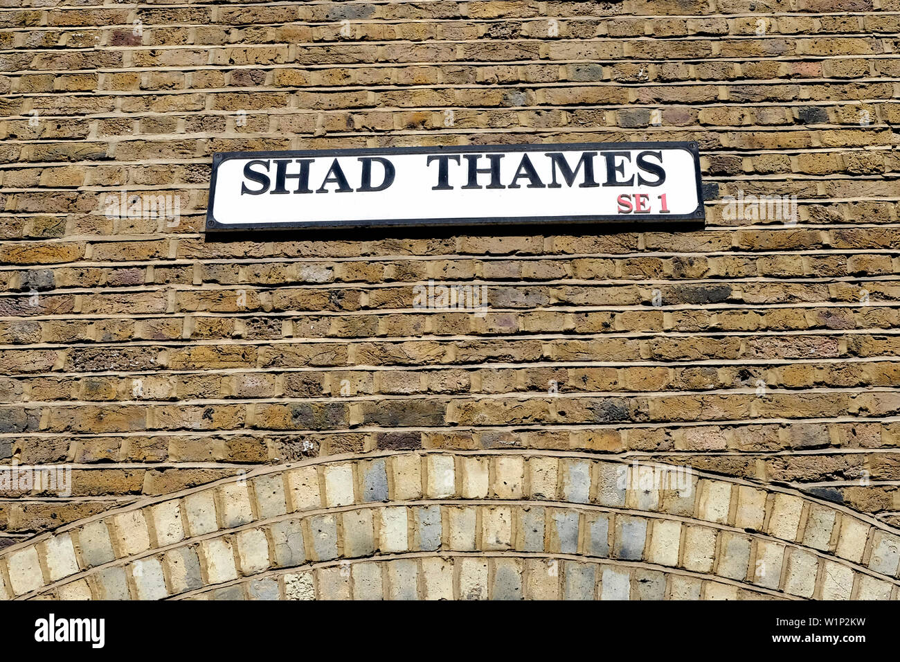 Hidden sign hi-res stock photography and images - Alamy