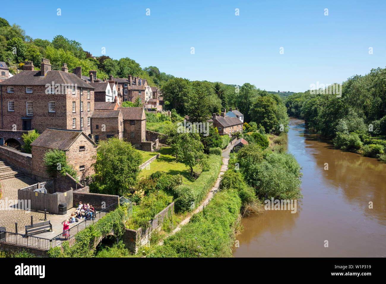 Ironbridge Shropshire Ironbridge village houses with the river severn ...