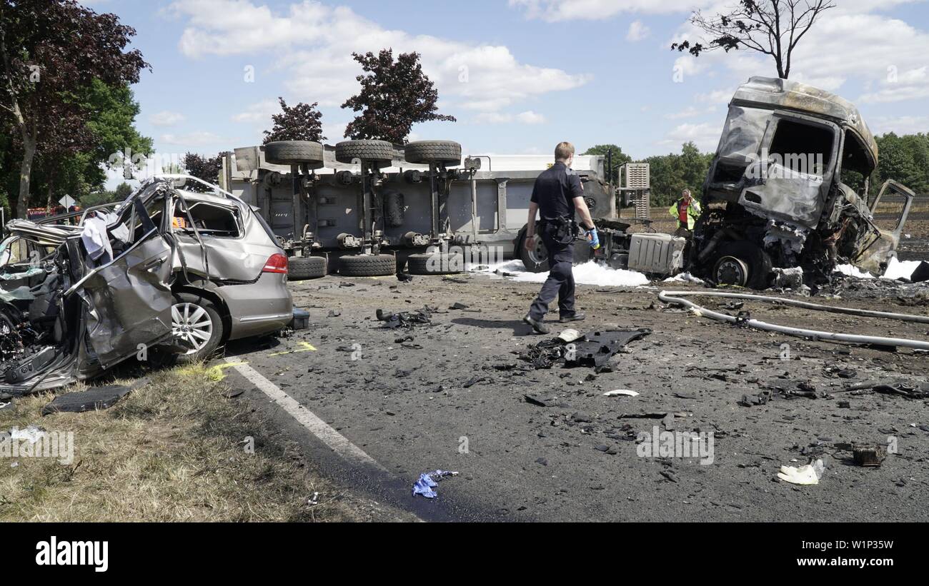 Frontal collision car hi-res stock photography and images - Alamy