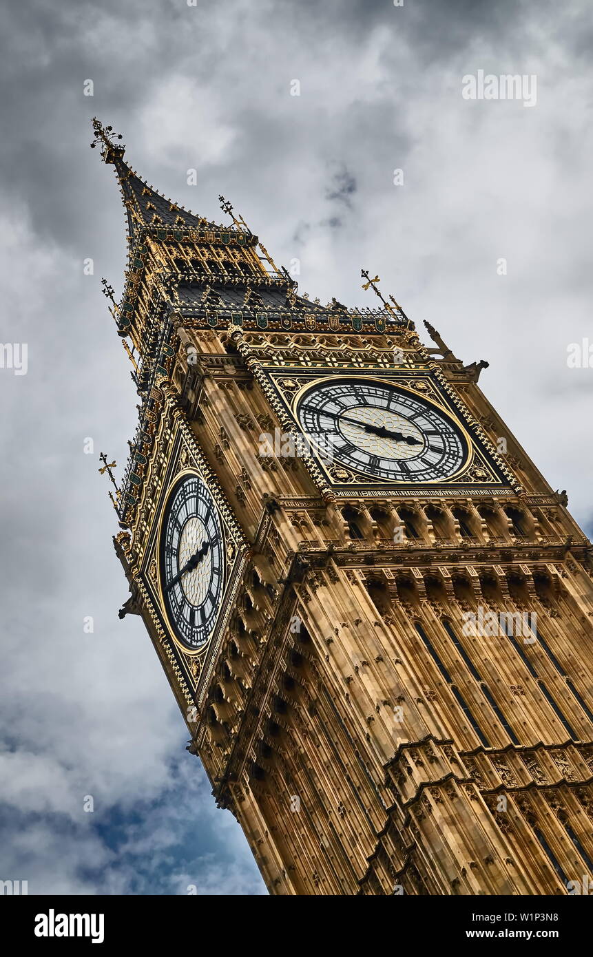Big Ben Clock Tower And Parliament House At City Of Westminster London Big Ben Clock Tower And Parliament House At City Of Westminster London