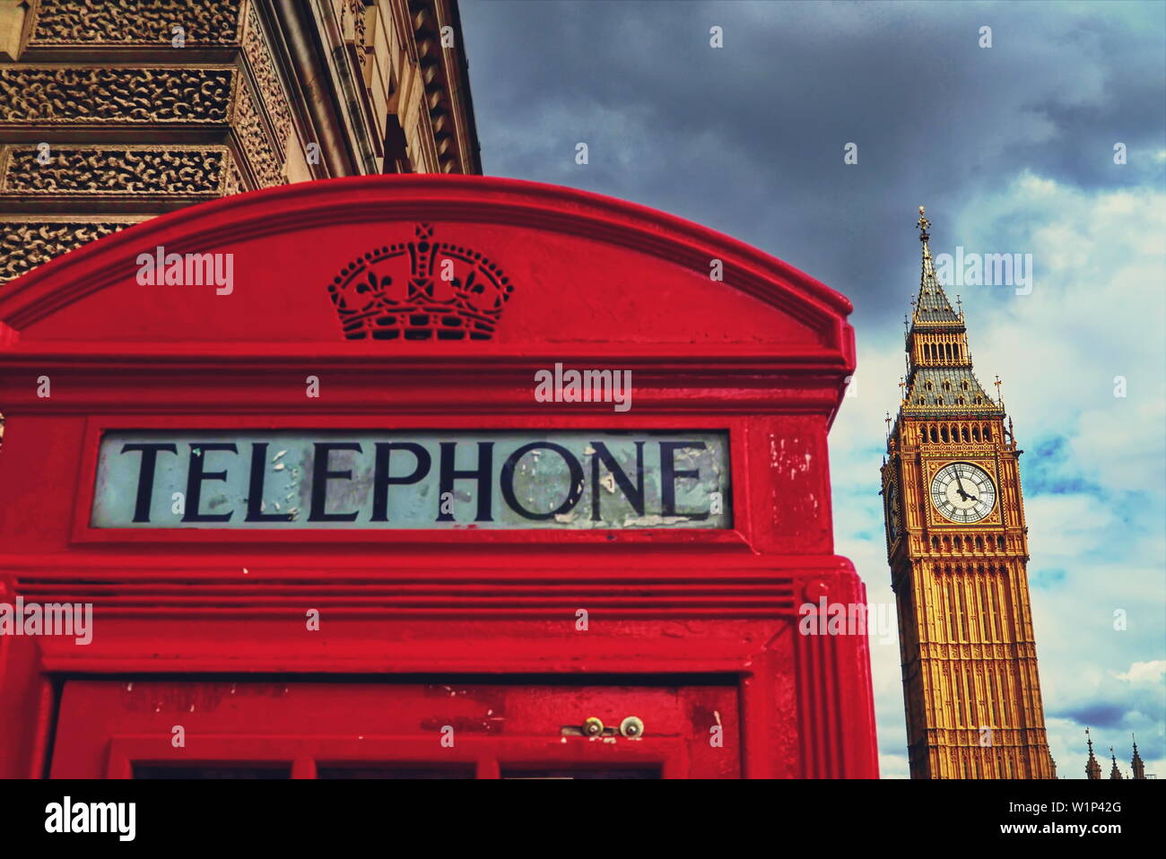 Big Ben Clock Tower and Parliament house at city of westminster, London ...