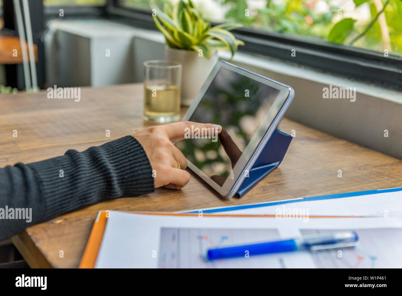 Tapping with finger hi-res stock photography and images - Alamy