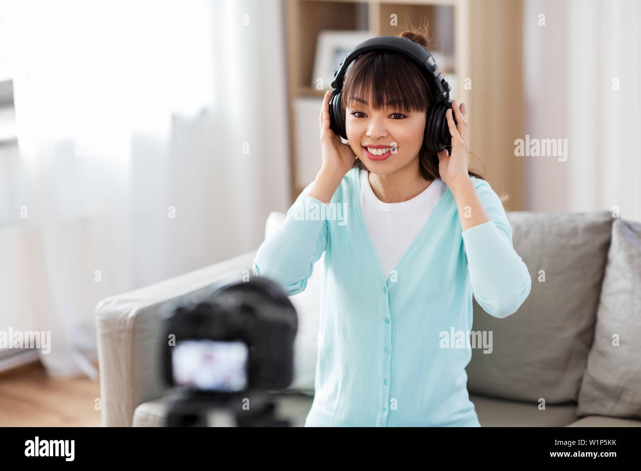 Japanese blogger hi-res stock photography and images - Alamy