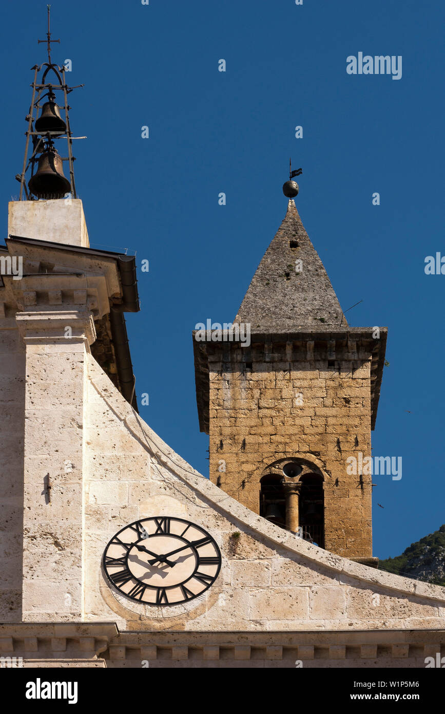 The parish church in the centre of Pacentro Stock Photo - Alamy