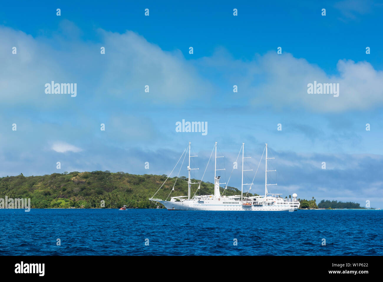 Windstar ship bora bora hi-res stock photography and images - Alamy