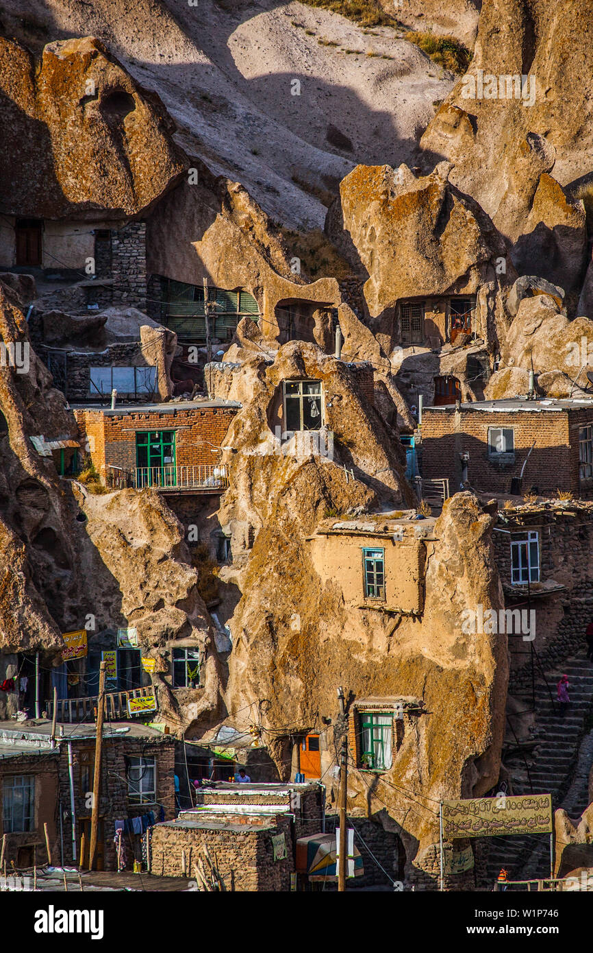 Mountain village Kandovan with cave houses, Eastazerbaijan, Iran, Asia ...
