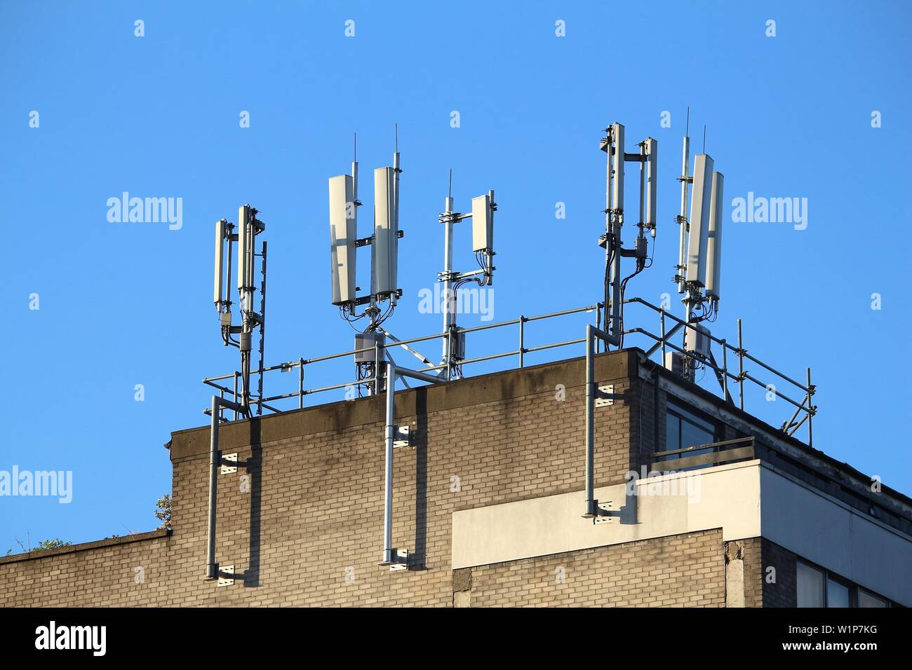 Mobile phone transmitters hi-res stock photography and images - Alamy