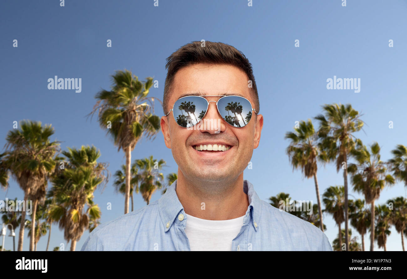Smiling palm tree hi-res stock photography and images - Alamy