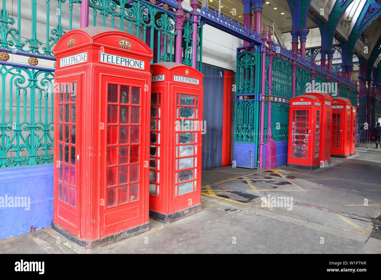 London telephone - red phone booths in England Stock Photo - Alamy