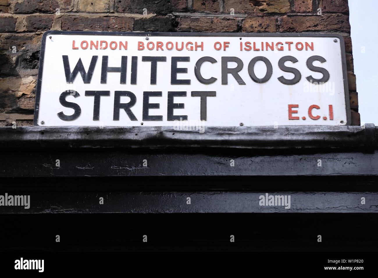 London borough of islington sign hi-res stock photography and images ...