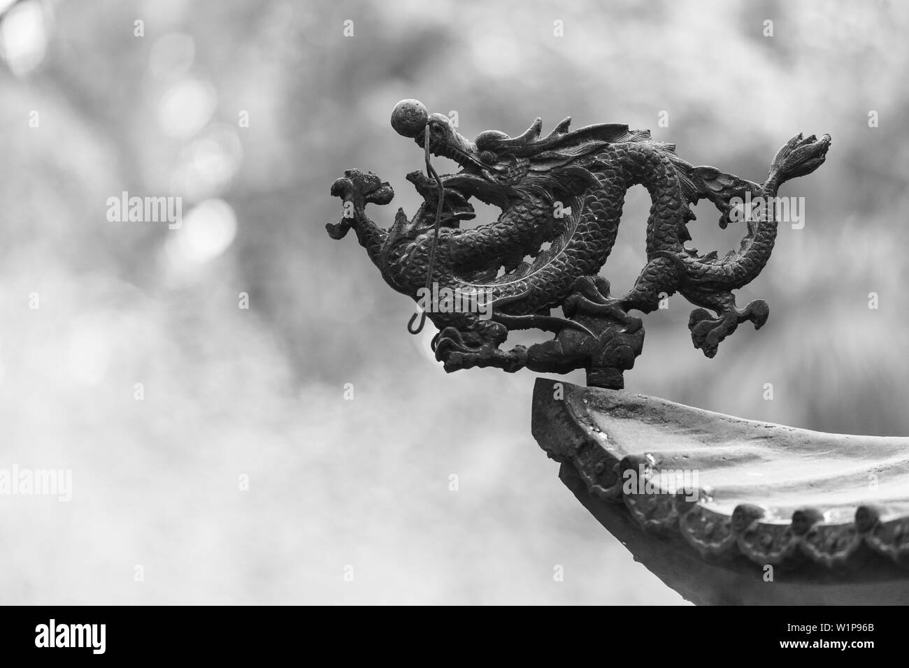 Art sculpture traditional Black and White Stock Photos & Images - Alamy