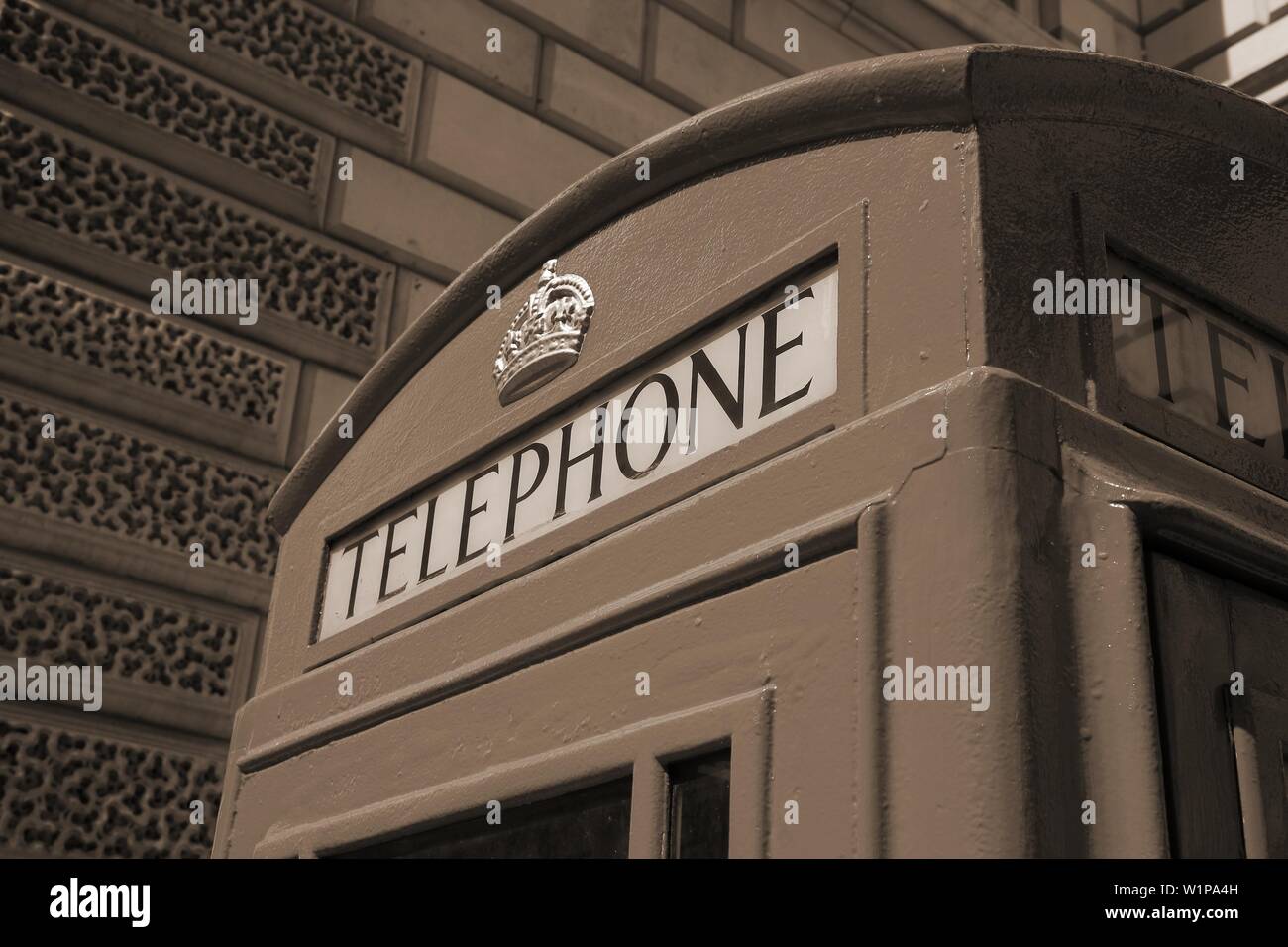 Black telephone box london england hi-res stock photography and images ...